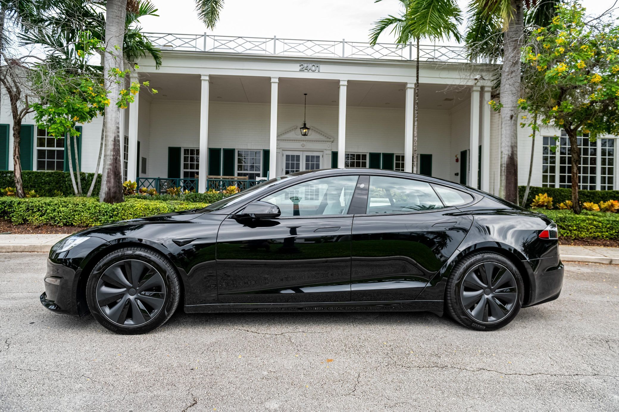 Tesla Model S Dual Motor 2026 - EV Full Specs Global | Green Cars Compare