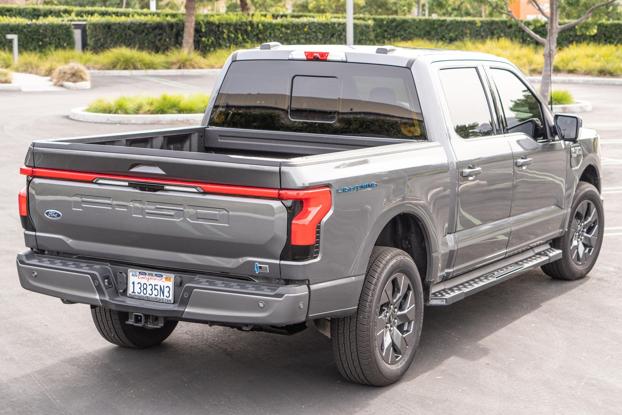Ford F-150 Lightning Standard Range 2026 - Electric Pickup USA Overview ...