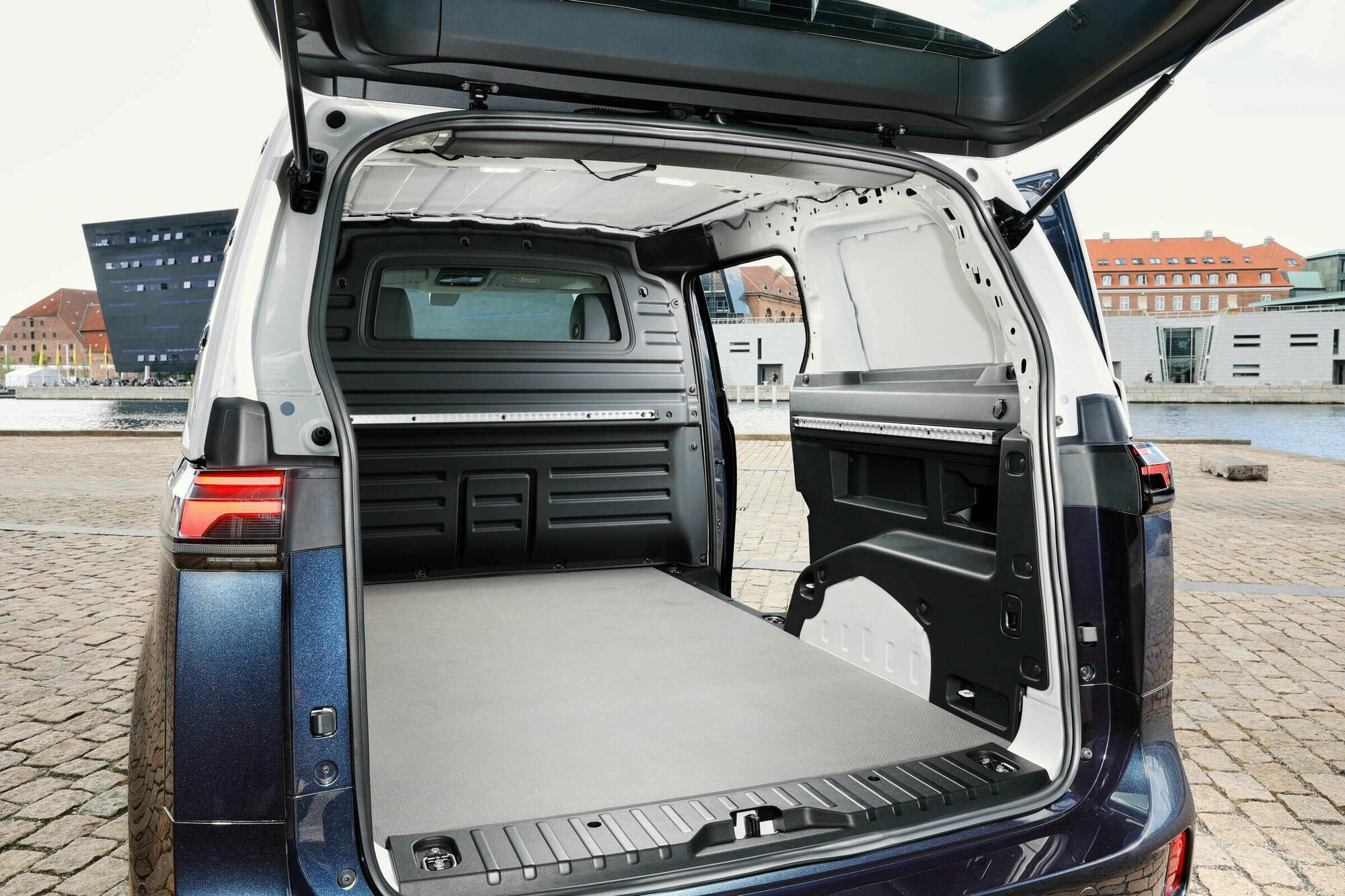 Volkswagen ID.Buzz Cargo Pro 4MOTION 2026 - Electric Cargo Van Global ...
