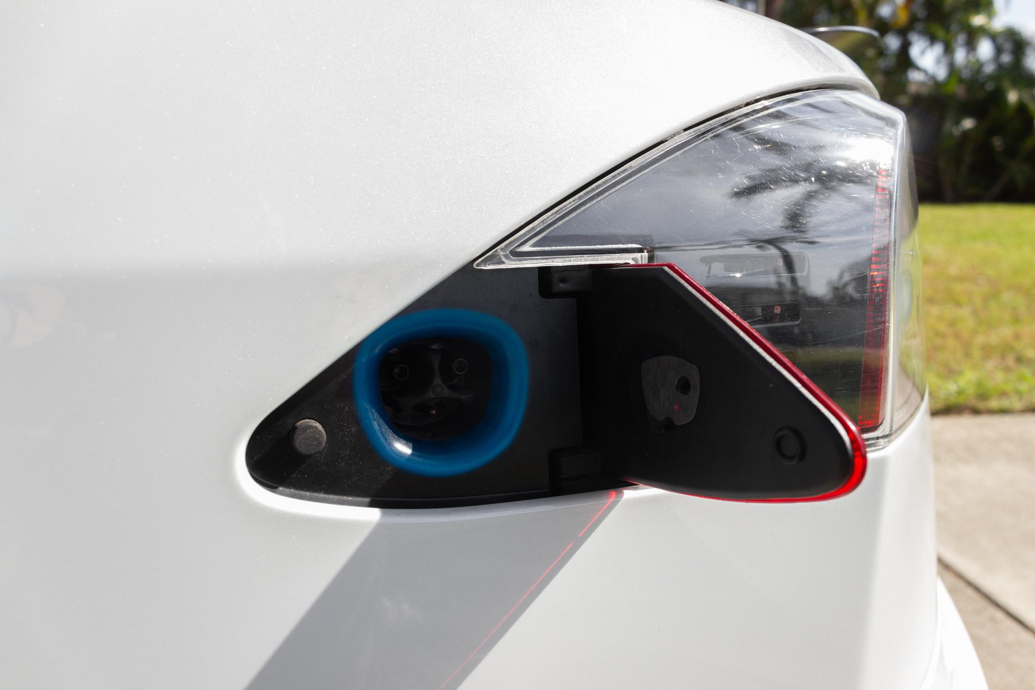 Tesla Model S Plaid 2026 - Electric Liftback Global Overview | Green ...