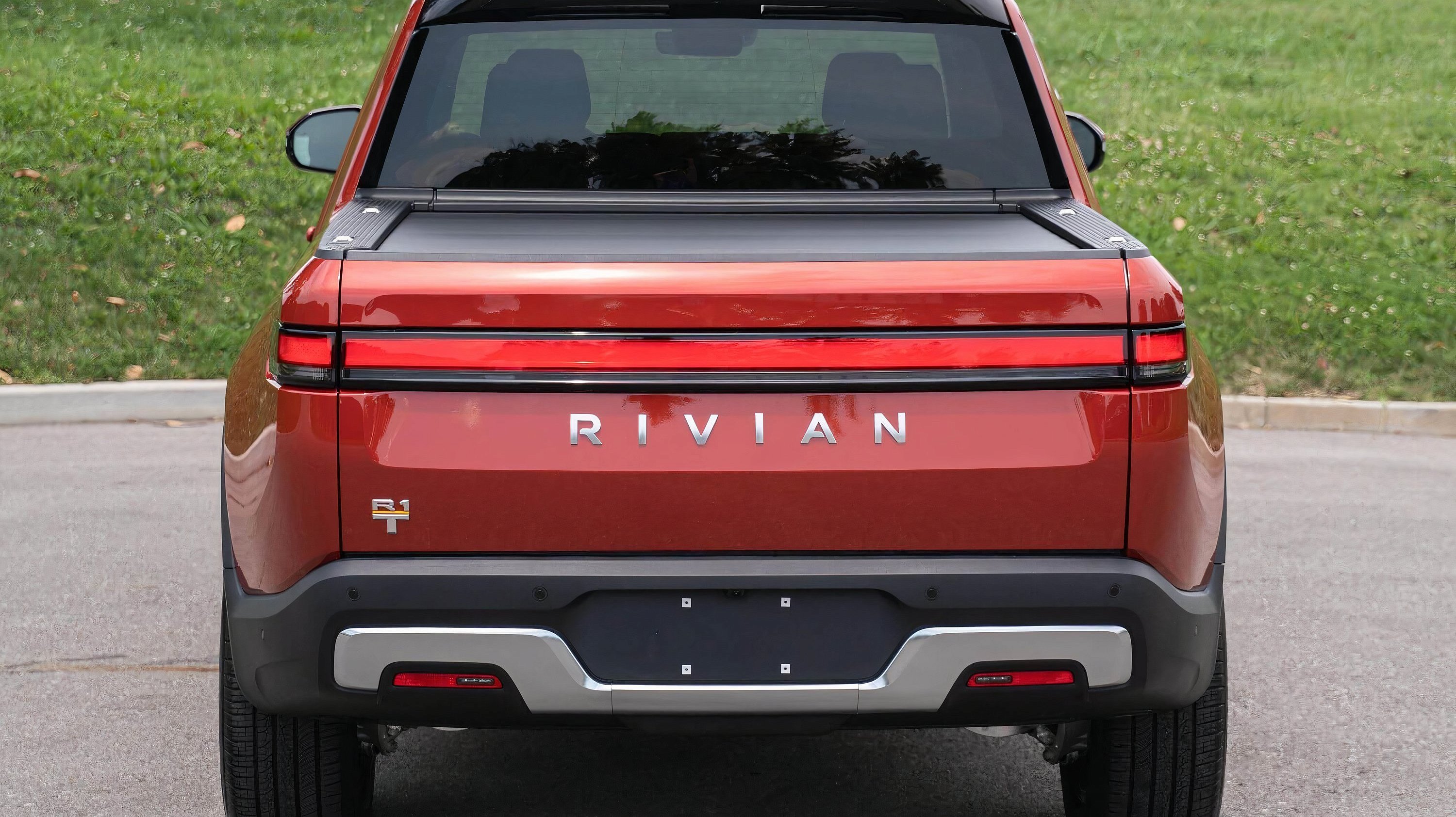 Rivian R1T Performance Dual-Motor Max 2025 - EV Savings Calculator USA ...