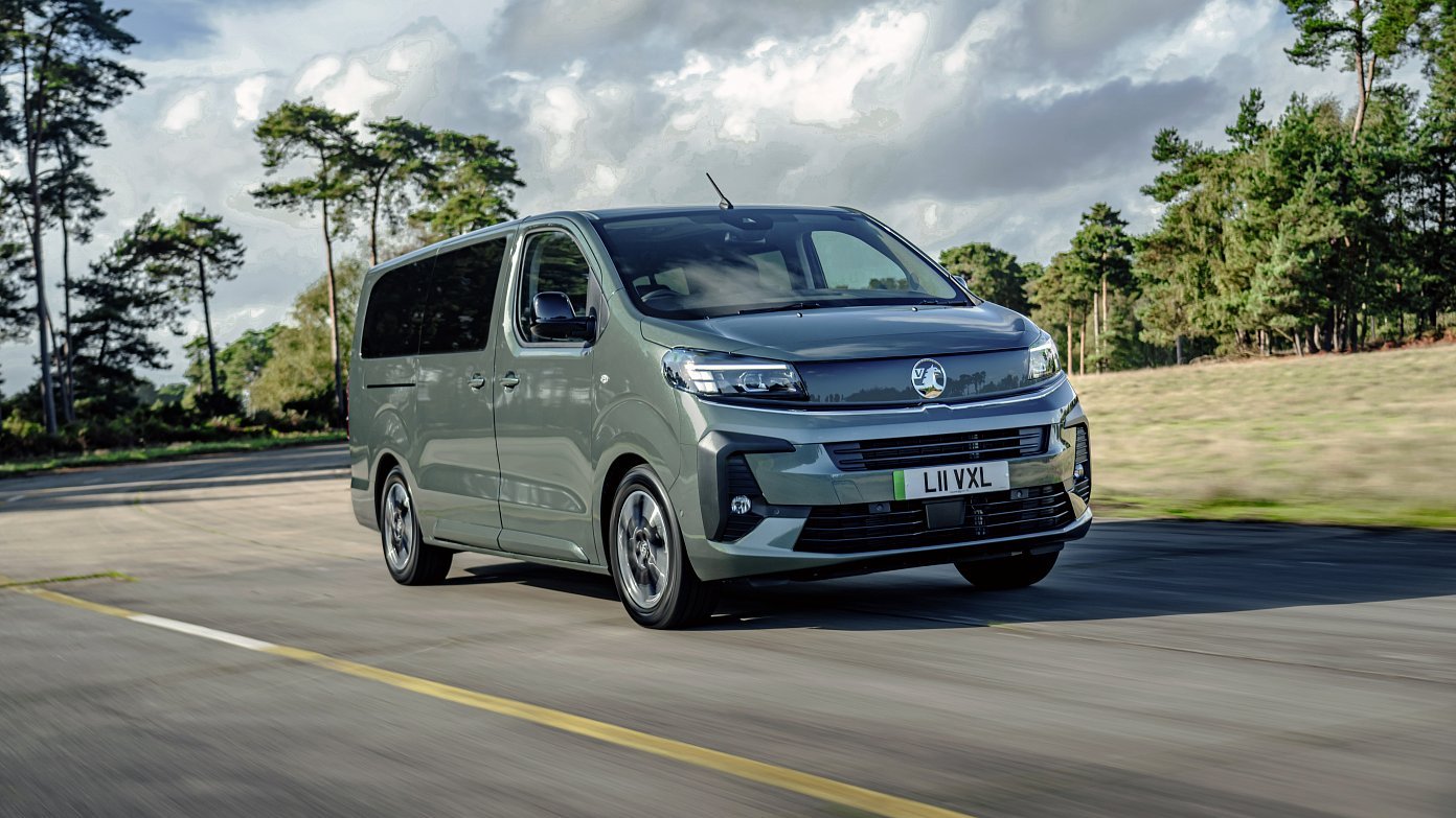 Opel Zafira Electric Life L3 75 kWh 2025 - Electric Minivan USA Overview | Green Cars Compare