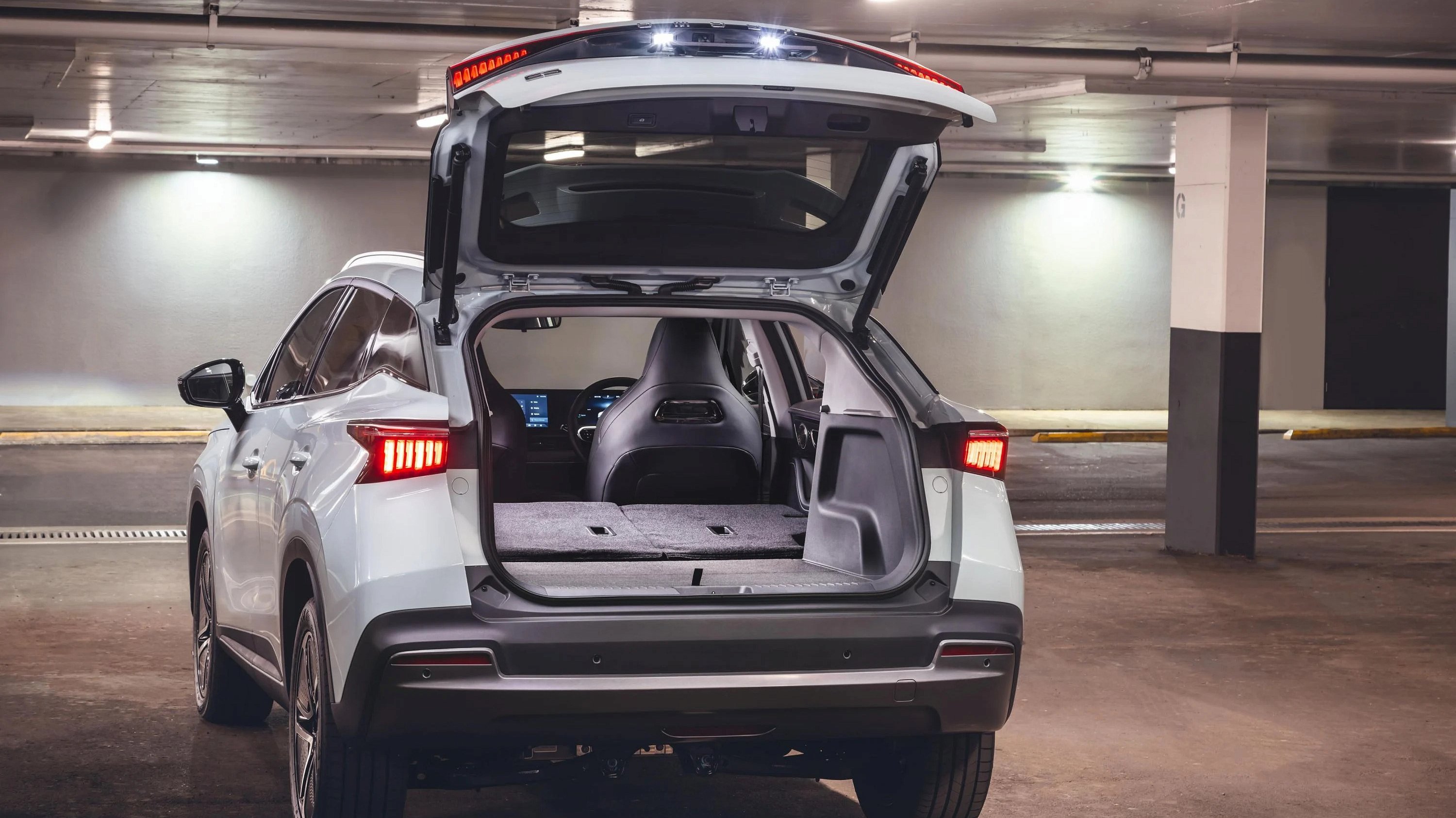 Omoda E5 Electric 2026 - EV Full Specs Global | Green Cars Compare