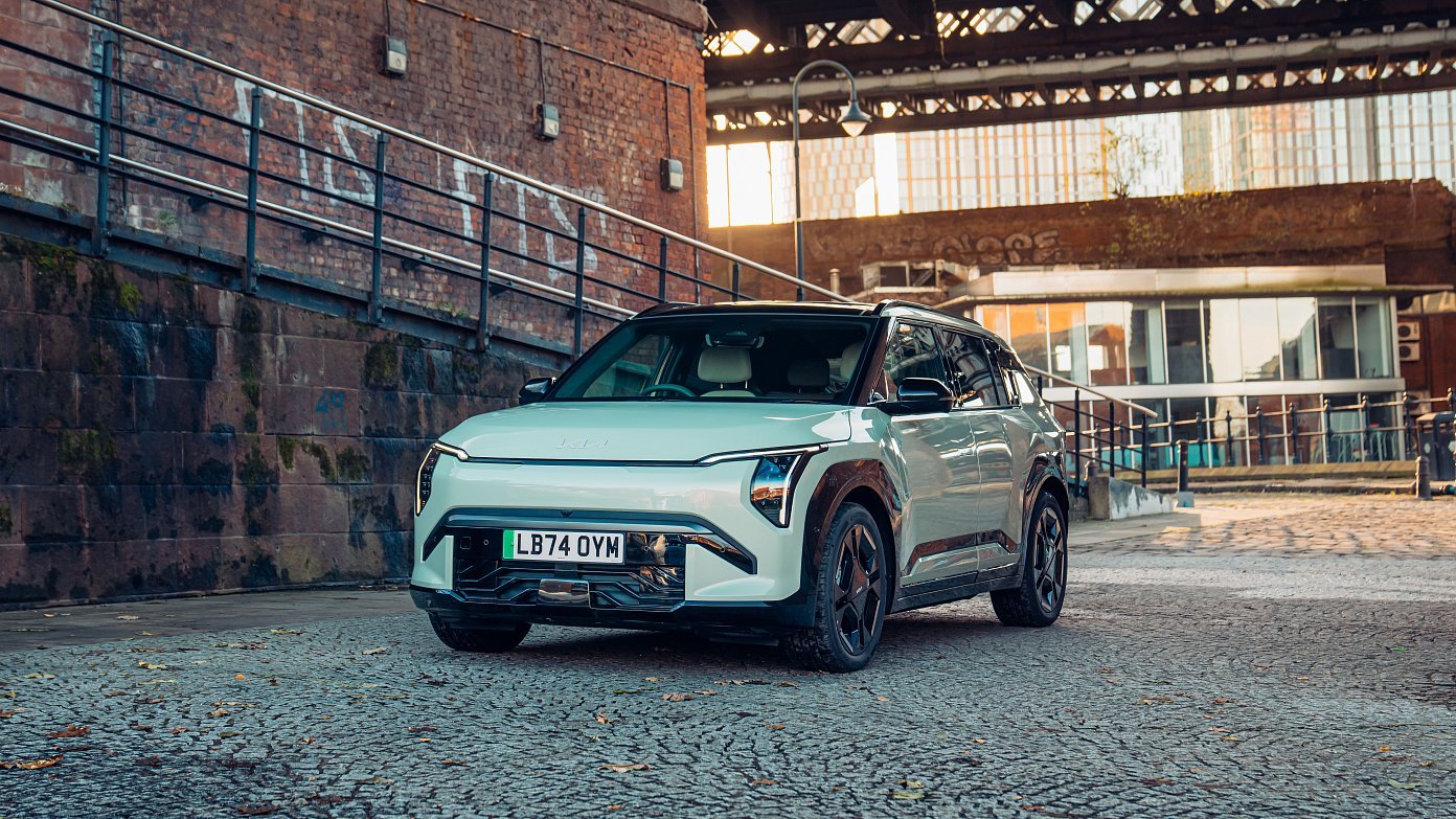 Kia EV3 Standard Range 2026 - EV Full Specs Global | Green Cars Compare