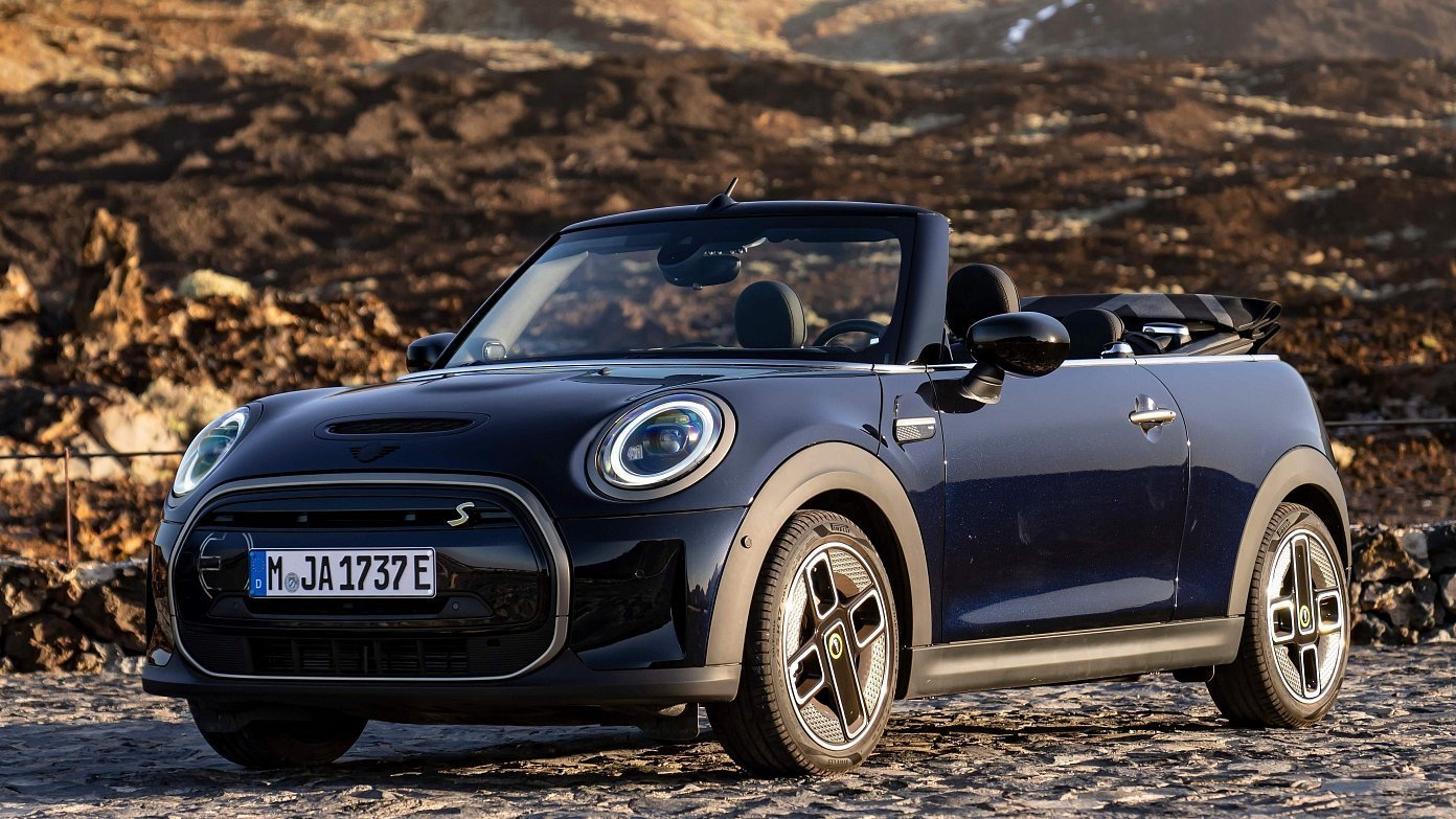 Mini Cooper Convertible SE 2024 - Electric Cabriolet USA Overview ...