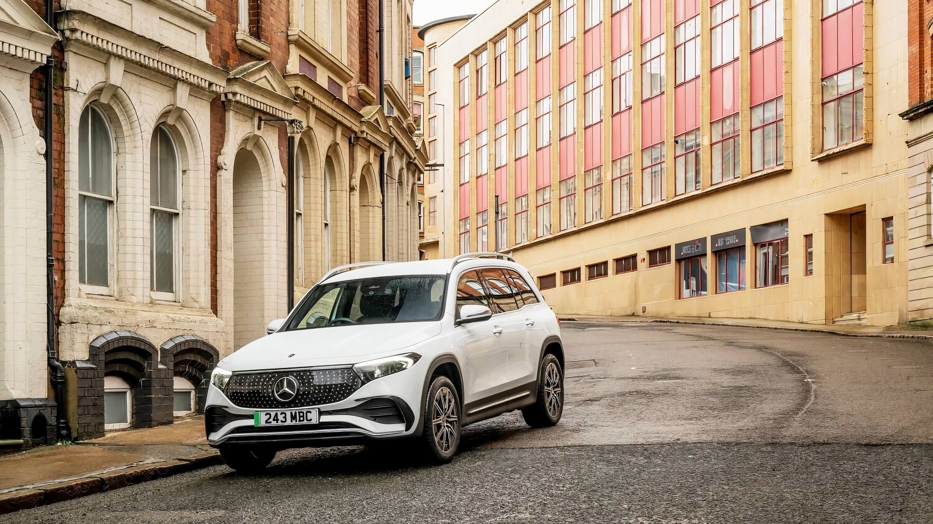 Mercedes EQB 300 4MATIC 2026 - Electric SUV Global Overview | Green ...