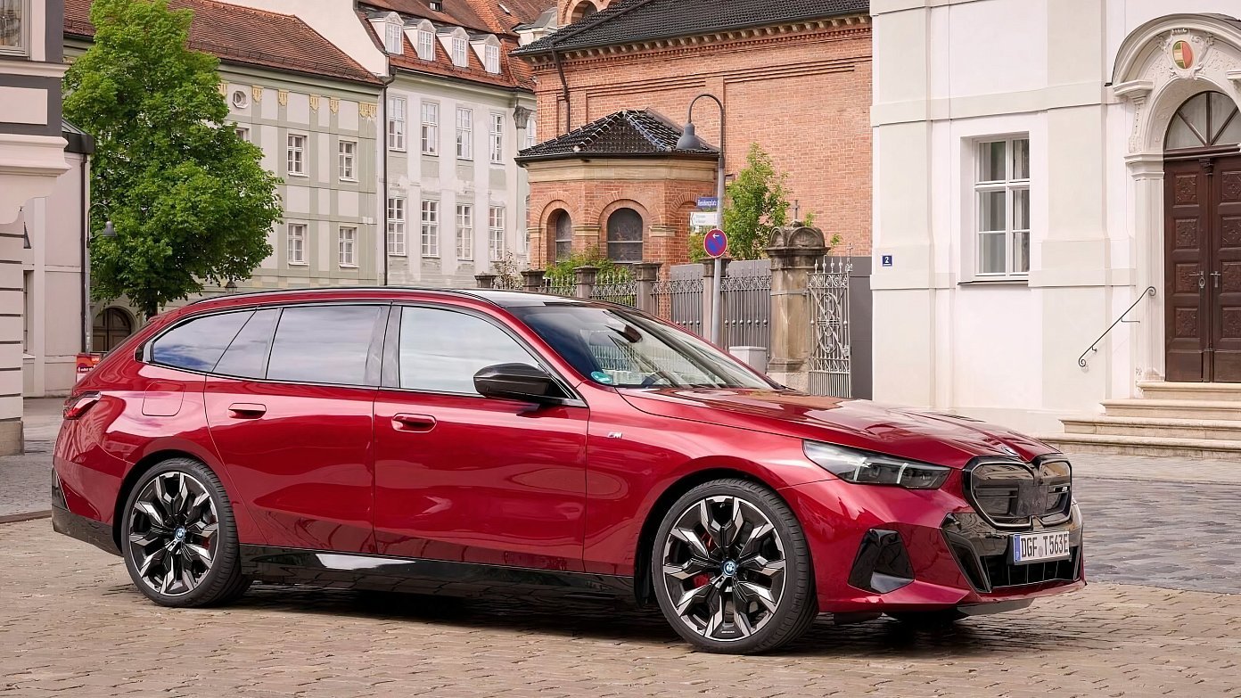 BMW i5 Touring M60 xDrive 2026 - Electric Wagon Global Overview | Green ...