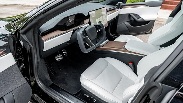 Tesla Model S Plaid 2026 - Electric Liftback Global Overview | Green ...