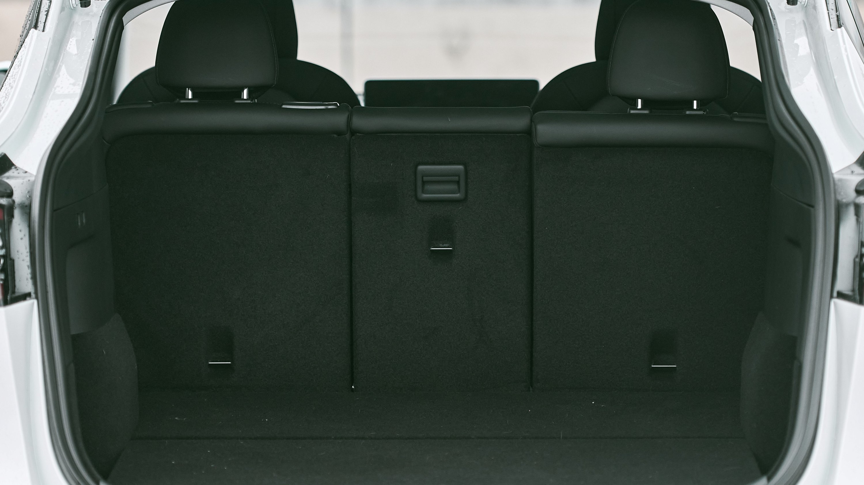 Tesla Model Y Long Range AWD 2025 - Electric SUV USA Overview | Green ...