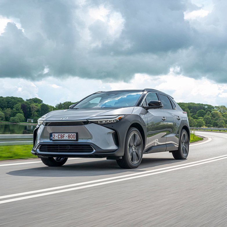 Toyota bZ4X (bZ) AWD 2025 - Compare With USA EVs | Green Cars Compare