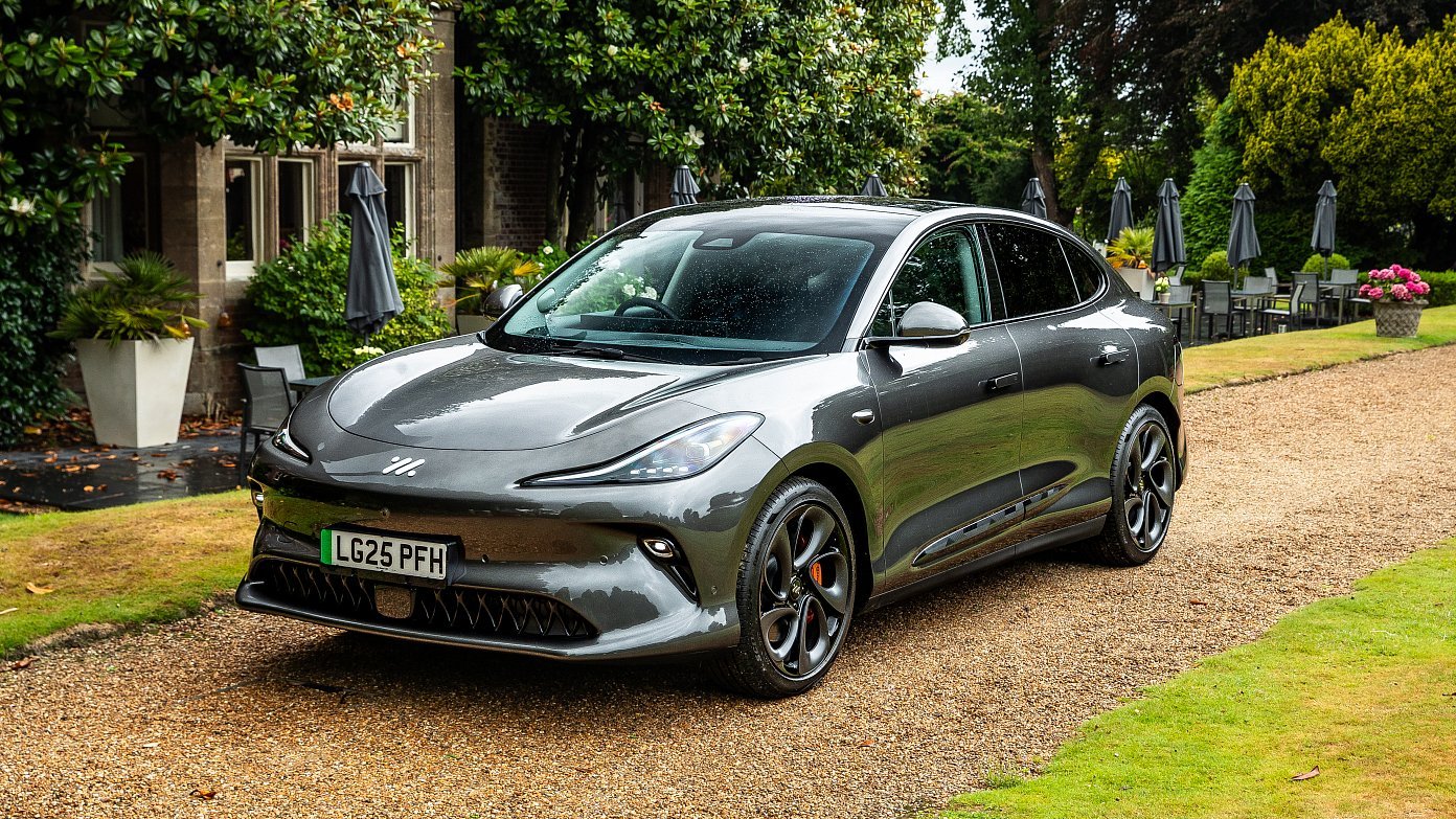 MG IM6 Performance 2025 - EV Full Specs USA | Green Cars Compare