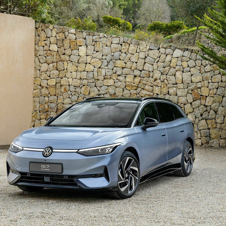 Volkswagen ID.7 Tourer Pro S 2026 - Compare With USA EVs | Green Cars ...